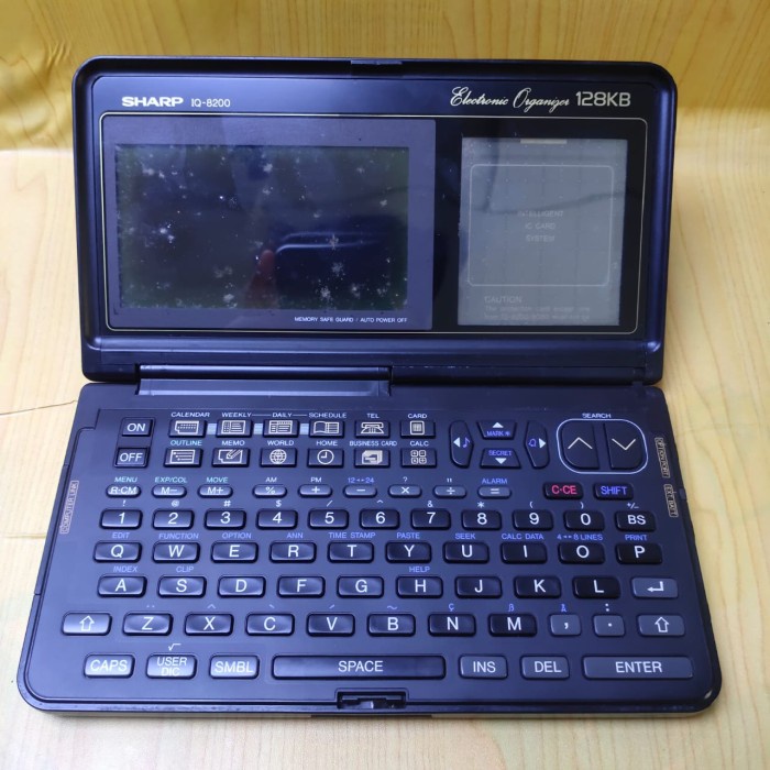 Jual Vintage Sharp Wizard IQ-8200 Electronic Organizer 128 KB ...