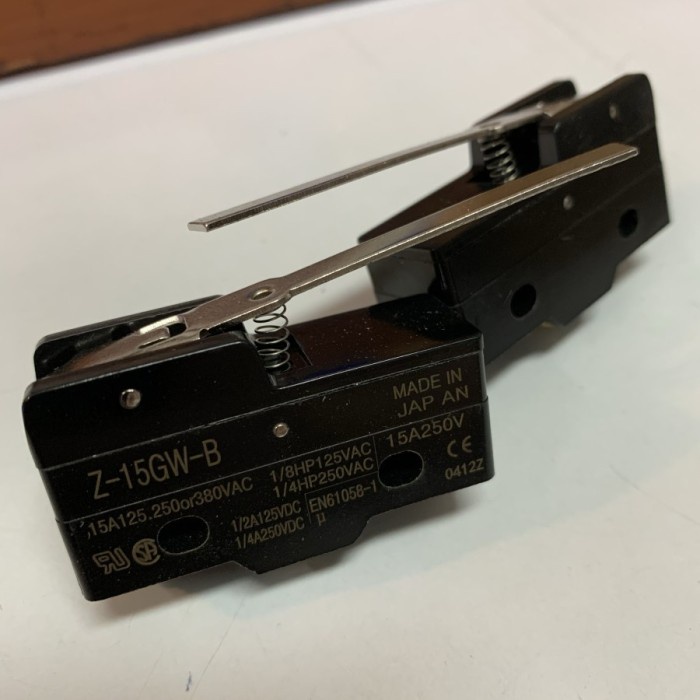 Jual Micro Limit Switch Besar Z-15GW-B/Micro Limit Switch Besar Z-15GW-B | Shopee Indonesia
