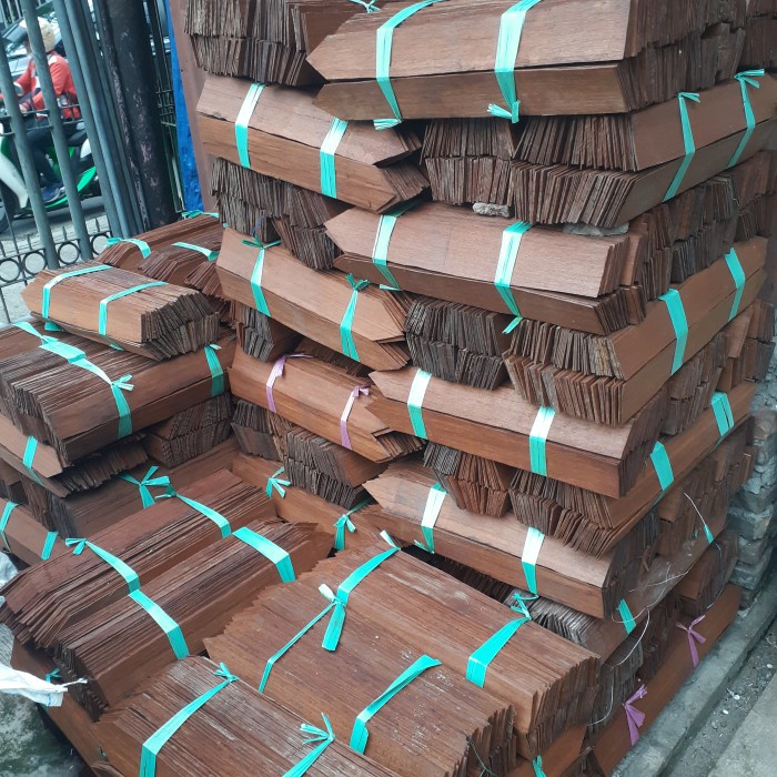 Jual atap atep genteng rumah gazebo kayu sirap ulin kalimantan asli ...