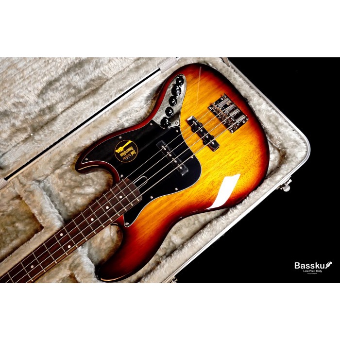 Jual Bass SIRE Marcus Miller V3 4 Strings 2nd Generation - Sunburst ...