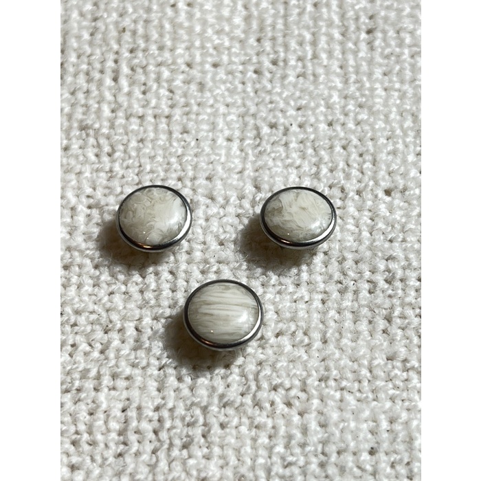 Jual Kancing Mutiara 18 L ( 1,15 cm ) | Shopee Indonesia