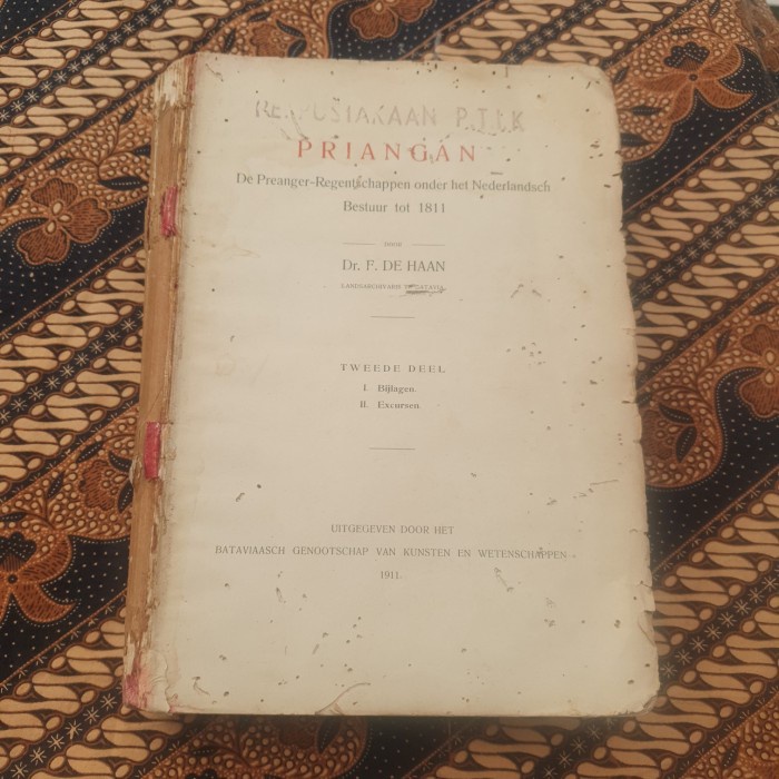 Jual PRIANGAN De Preanger Regents Chappen Onder Het Nederlandsch | Shopee Indonesia