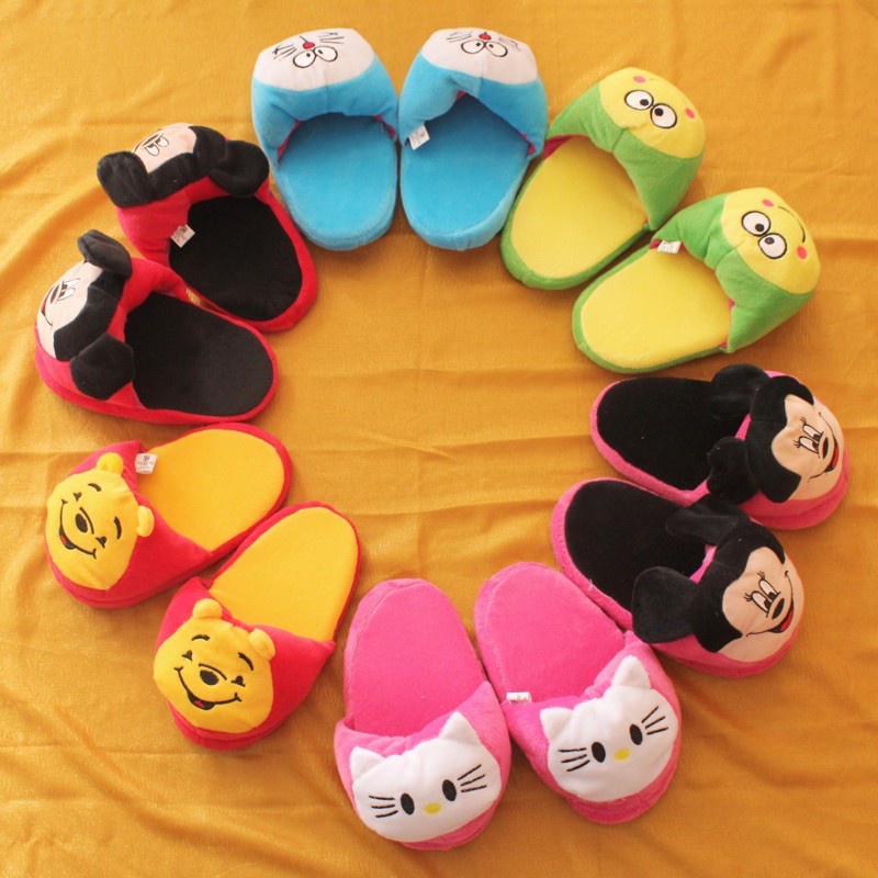 Jual Sandal Boneka Karakter Winnie The Pooh Mickey Minnie Doraemon ...