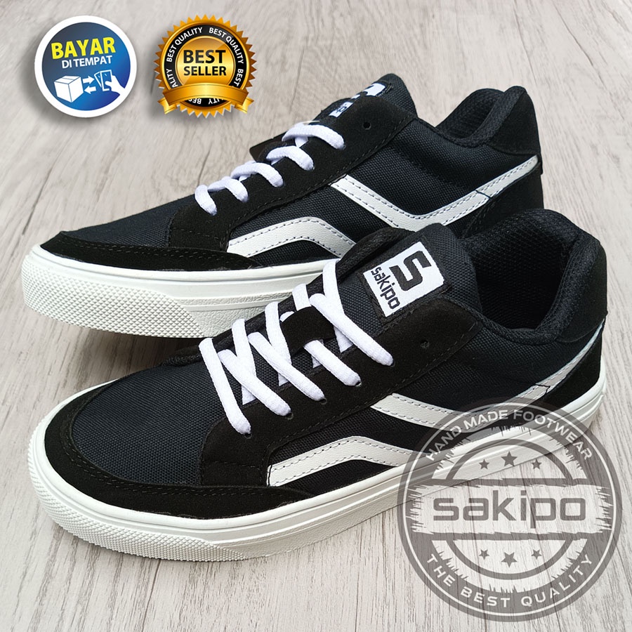 Jual PROMO 8.8 !! SEPATU DISTRO PRIA REMAJA KARET HITAM PUTIH / SNEAKERS REMAJA PRIA SOL KARET ...