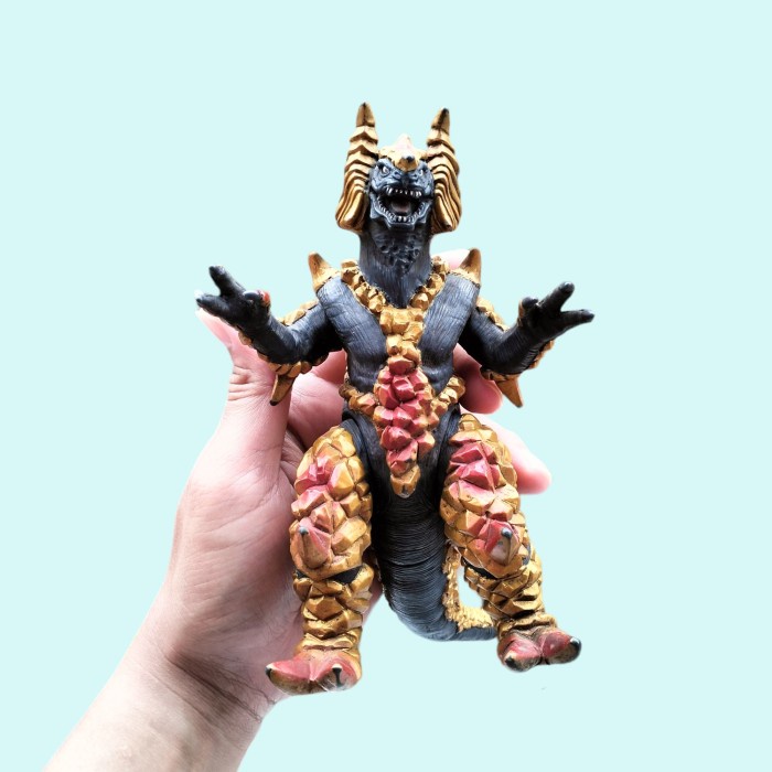Jual Vintage Figure 1997 Ultraman Kaiju Goldras - Bandai | Shopee Indonesia