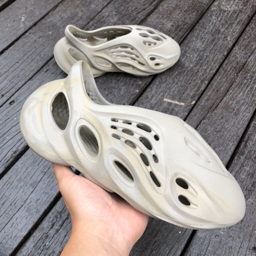 Jual Yeezy Foam Runner RNNR Stone Salt 100% Original BNIB | Shopee ...