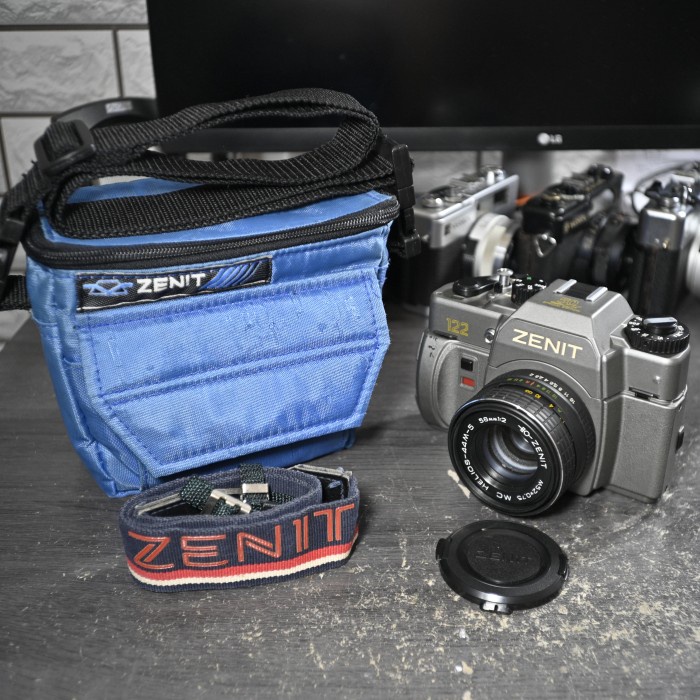 Jual Zenit 122 50th Anniversary Special Edition Fullset Kamera Analog M42 | Shopee Indonesia