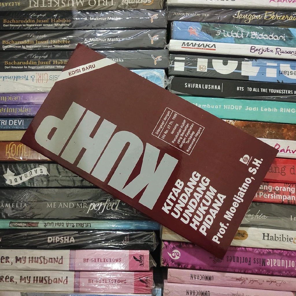 Jual Kuhp kitab undang-undang hukum pidana by moeljatno | Shopee Indonesia