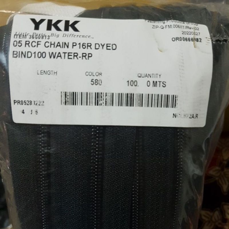 Jual 1 Roll Zipper Resleting Koil Water Repellant No 5 100 Meter Hitam ...