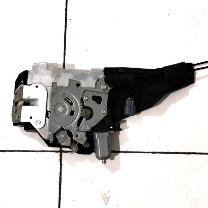 Jual Sliding Slide Door Lock Doorlock Latch Assy Belakang Kiri Freed ...