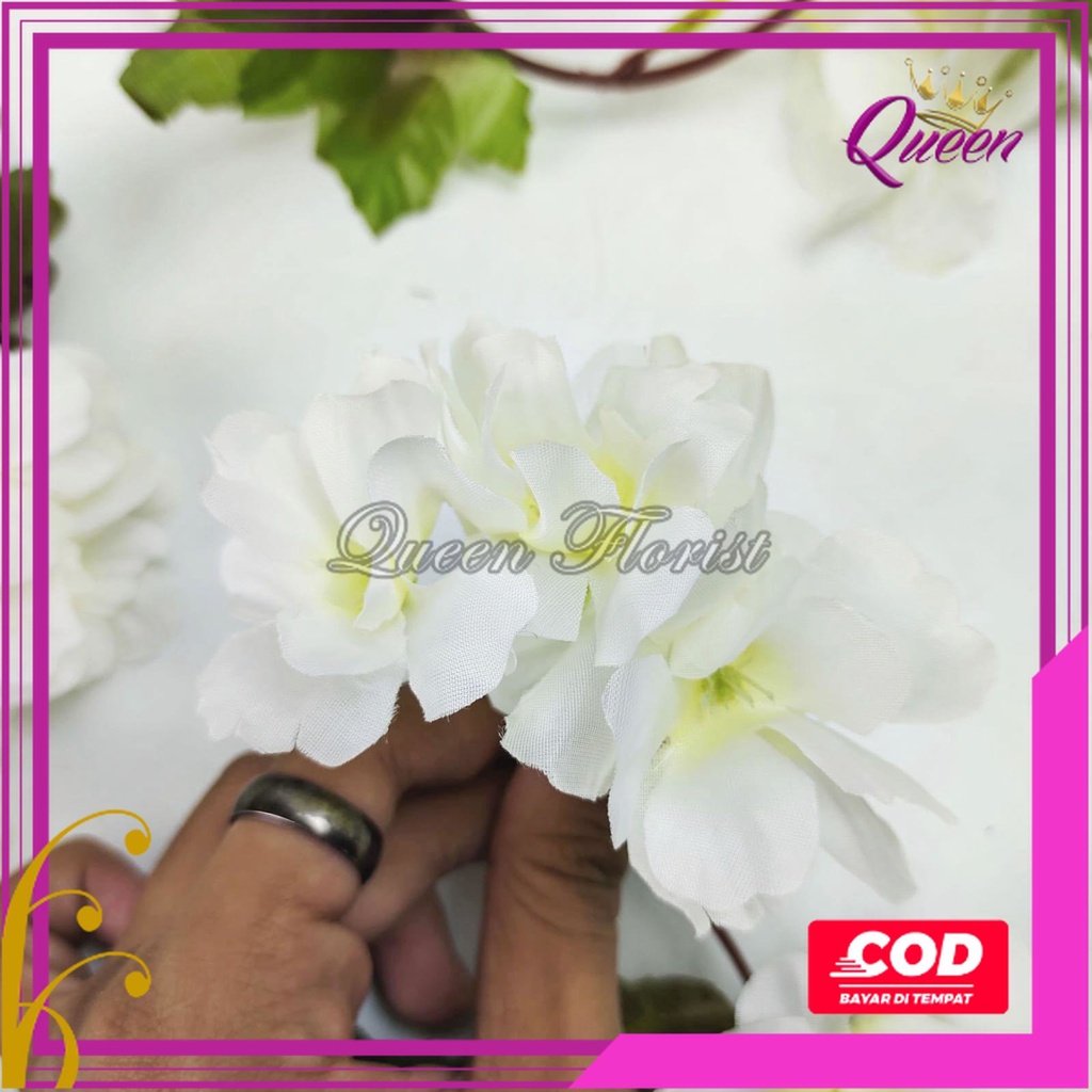 Jual Bunga Rambat Juntai Garlan Cherry Blossom - Bunga Cherry Blossom ...