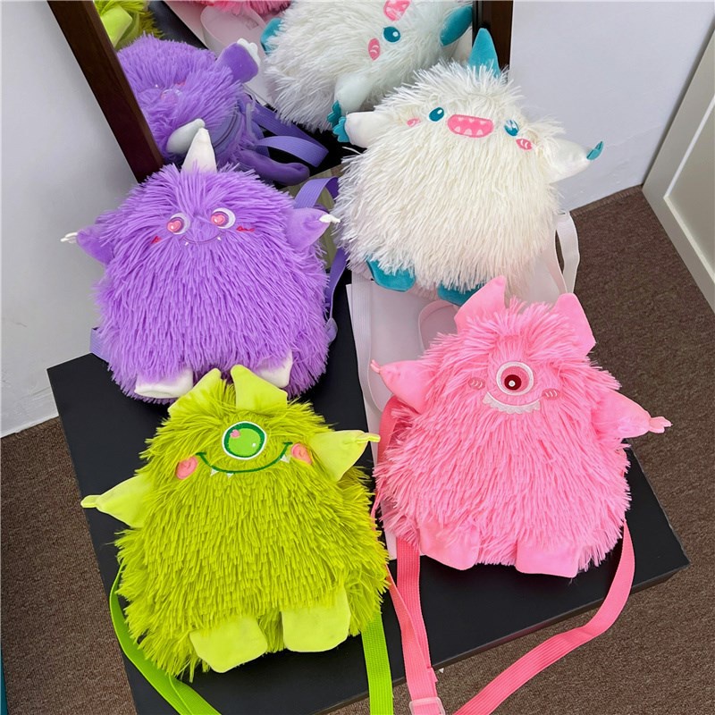 Jual TAS KARAKTER BONEKA MONSTER INC BULU TREND TERBARU Sling Bag ...