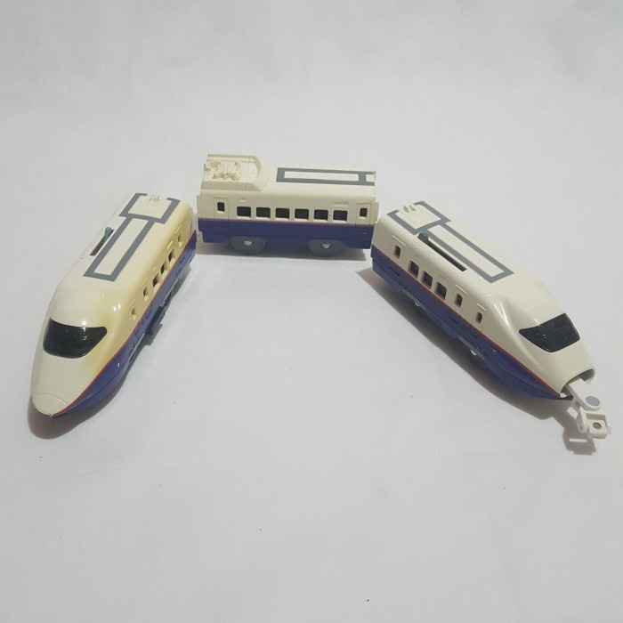 Jual Takara Tomy Plarail Shinkansen E2 With Magnet Coupling | Shopee ...