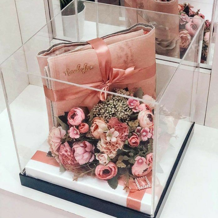 Jual Akrilik box diorama / kotak hantaran akrilik / diecast box akrilik ...