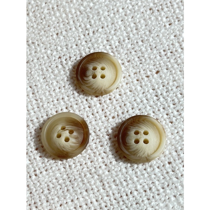 Jual Kancing Root Putih Motif Sama 32 L ( 2 cm ) | Shopee Indonesia