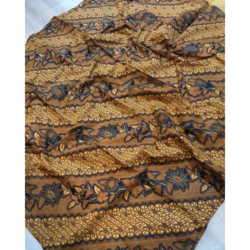 Jual Kain Batik Laweyan Solo motif parang seling kembang sogan | Shopee ...