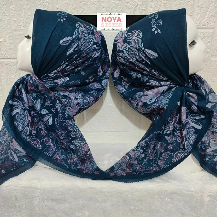 Jual Hijab jilbab segiempat motif biru dongker navy voal premium Lacercut | Shopee Indonesia