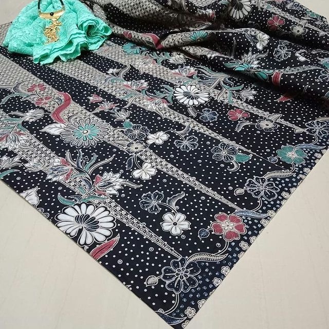 Jual Kain Batik Laweyan Solo bunga truntum ( Lawasan ) | Shopee Indonesia