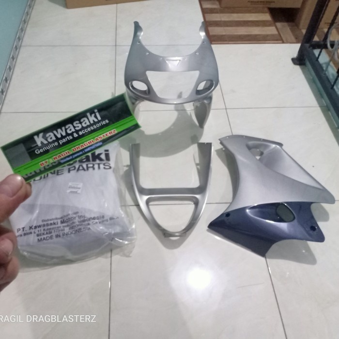 Jual fairing atas bawah ninja rr old zx silver original kawasaki ...