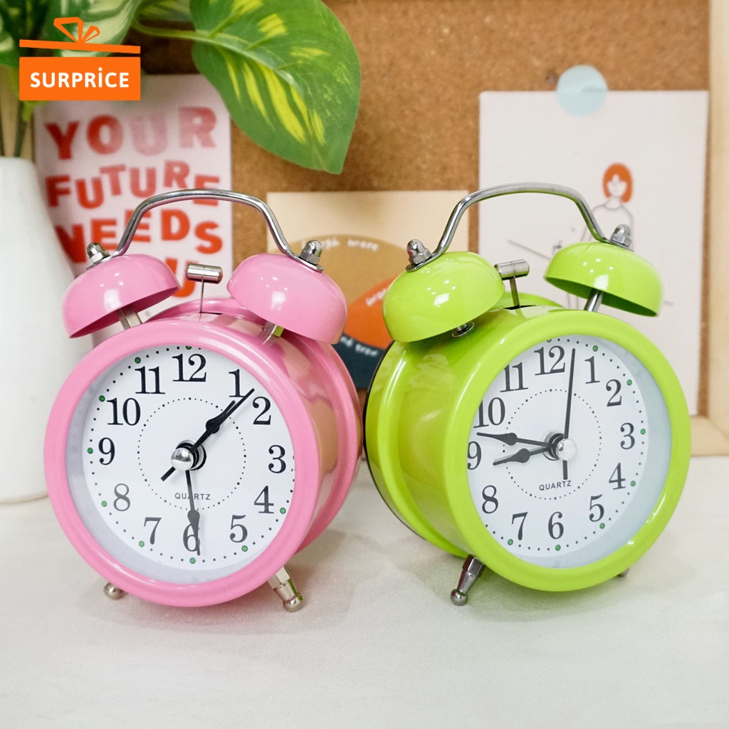 Jual Surprice Jam Beker Kring Background Putih Polos Mix Color / Jam ...