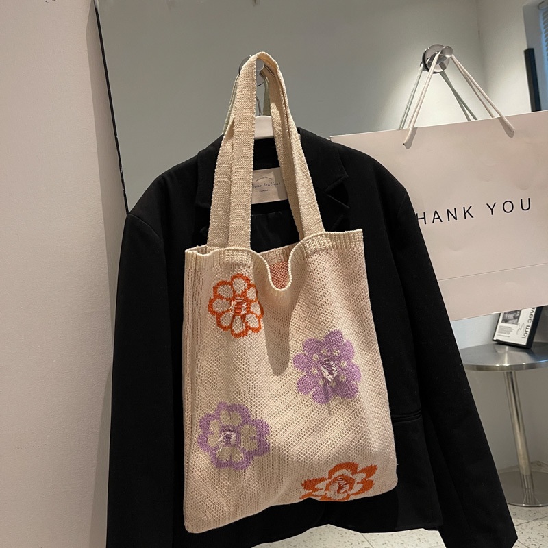 Jual Beuatyroom.jkt - Tas Rajut Korean Fluffy Flower Totebag / Tas ...