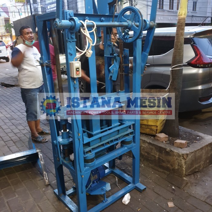 Jual MESIN PRESS BATAKO CETAK PAVING BLOCK COMPLETE DINAMO Best ...
