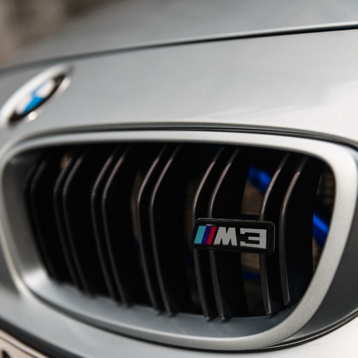 Jual EMBLEM GRILL LOGO MPOWER BMW M3 M4 M5 EMBLEM GRILL BMW F30 F10 F80 ...