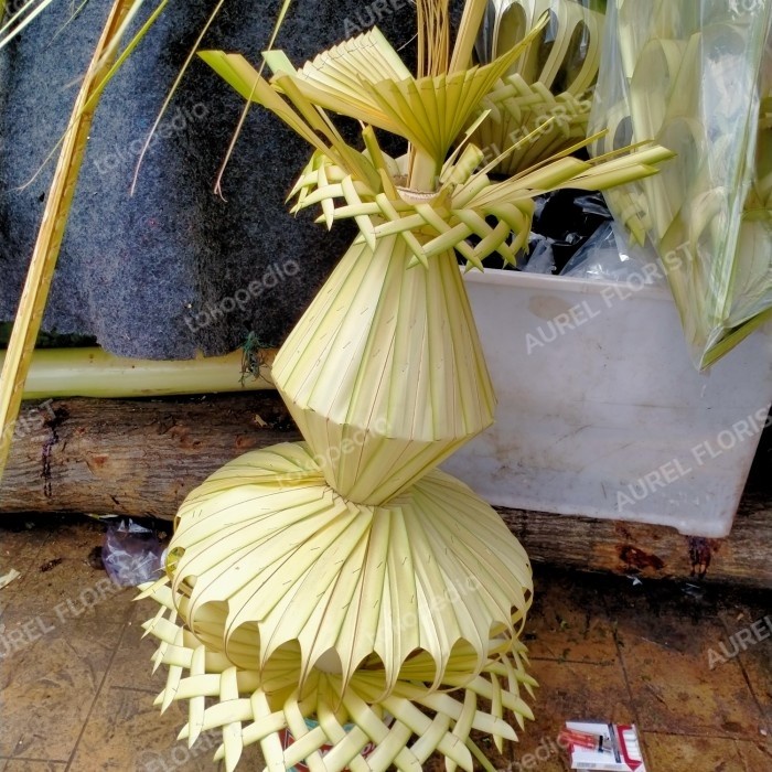 Jual Janur Kuning Daun Pisang - Lampion | Shopee Indonesia
