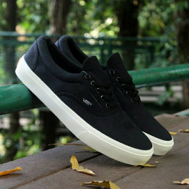 Jual SEPATU43 VANS AUTHENTIC FULL BLACK HITAM COKLAT OLDSKOOL ERA SK8 ...