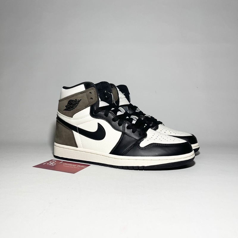 Jual Sneakers Air Jordan 1 Retro OG High Dark Mocha Brown Black White ...