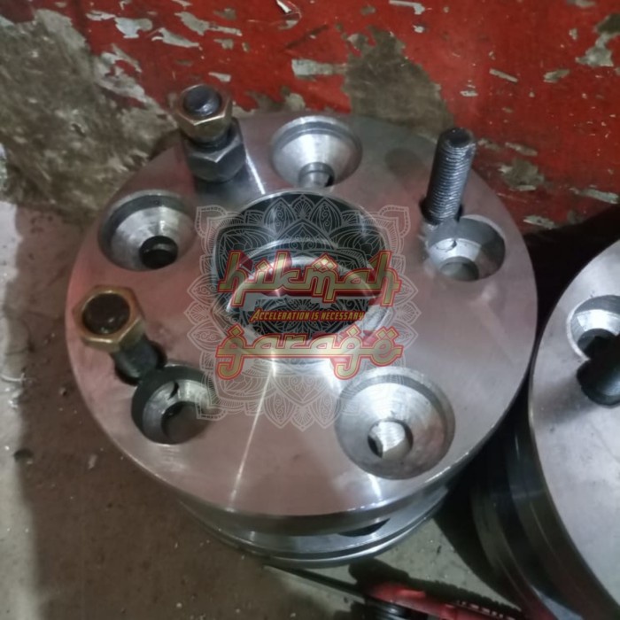 Jual Adaptor Velg mobil custom pcd 4x114 out 5x114 - bahan besi padat ...