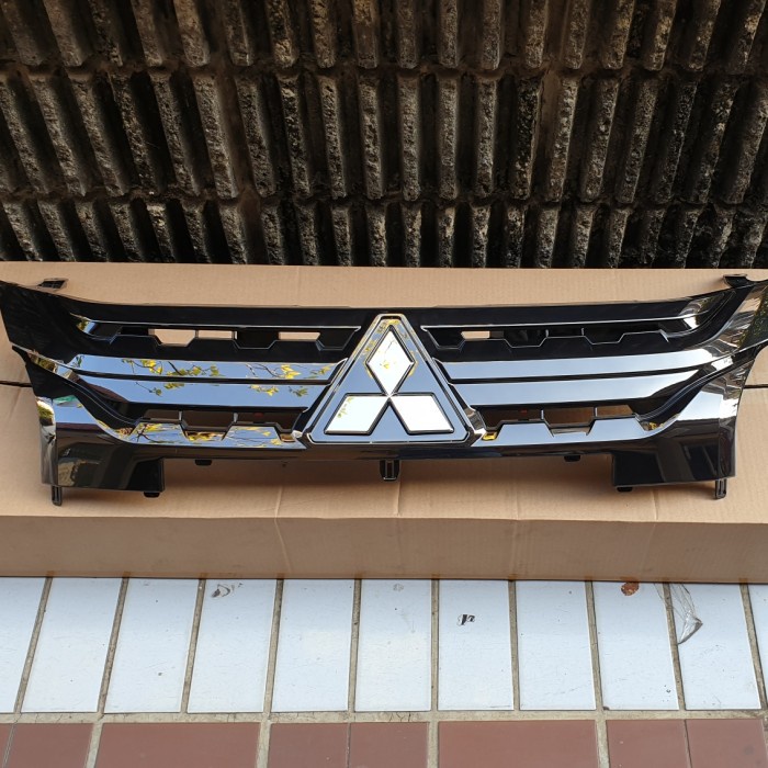 Jual Grill Asli Mitsubishi Xpander Cross | Shopee Indonesia