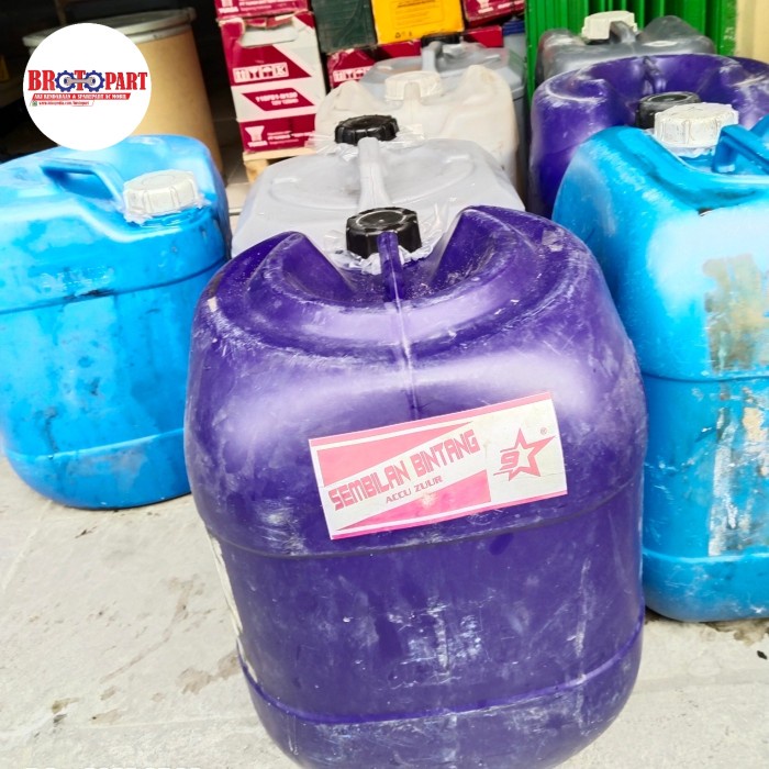 Jual Air Accu Aki Zuur Tutup Merah Kemasan Jerigen Galon isi 20 Liter ...