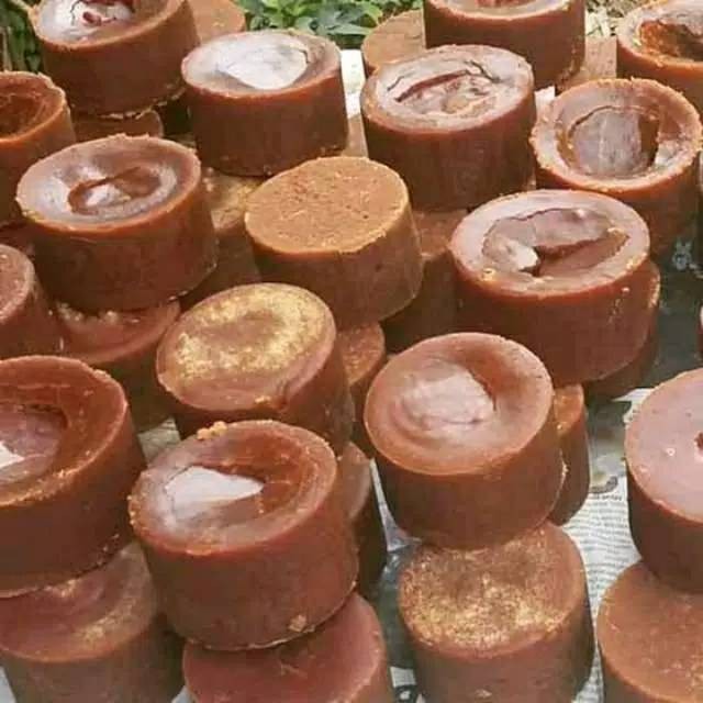 Jual Gula aren asli /gula merah /gula kaung 1kg murah bungkus daun ...