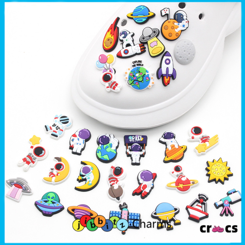 Jual CODJibbitz Laris 2 Buah Jimat Buaya Astronot Luar Angkasa Aksesori ...