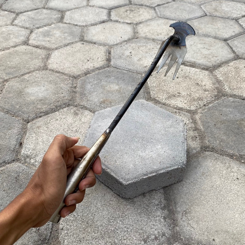 Jual Alat Pencabut Rumput 2 in 1 Gagang Full besi - Garuk Rumput ...