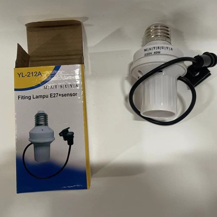 Jual FITTING SENSOR E27 CAHAYA SIANG MALAM OTOMATIS | Shopee Indonesia