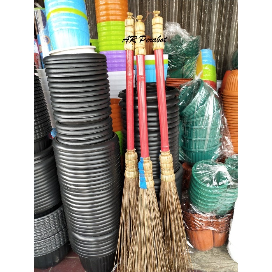 Jual NEW!!! SAPU LIDI GAGANG AKUA - Sapu Lidi Gagang Kayu Panjang ...