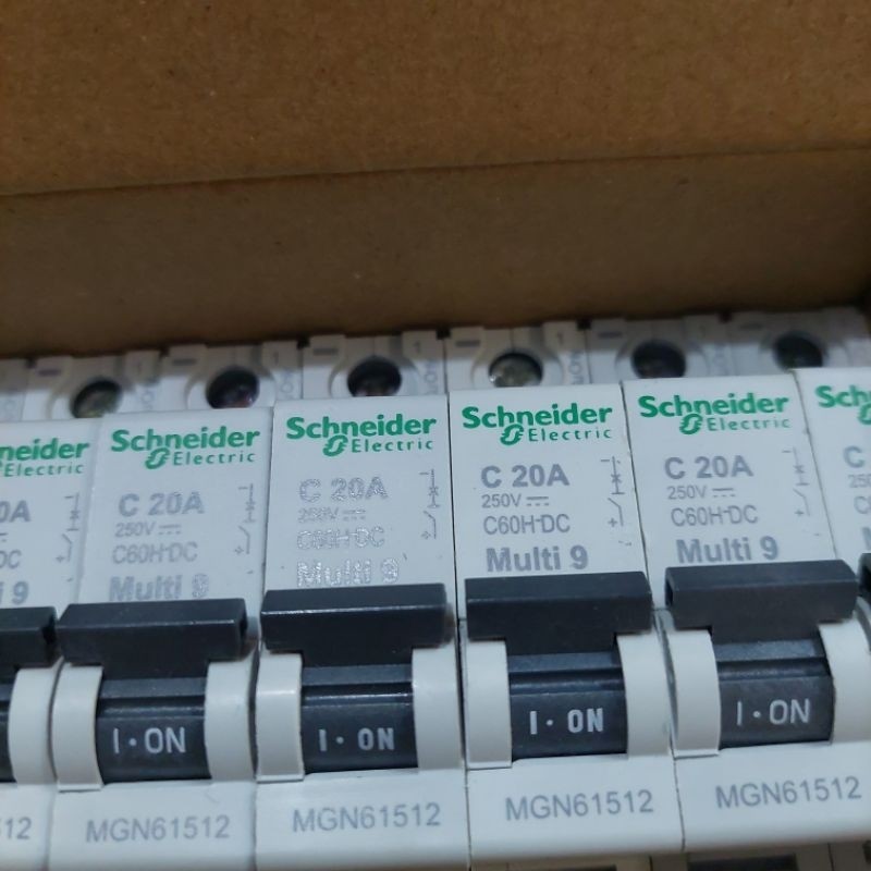 Jual mcb schneider 1p C60H 250V DC 1A 2A 4A 6A 10A 16A 20A 25A 32A 40A | Shopee Indonesia