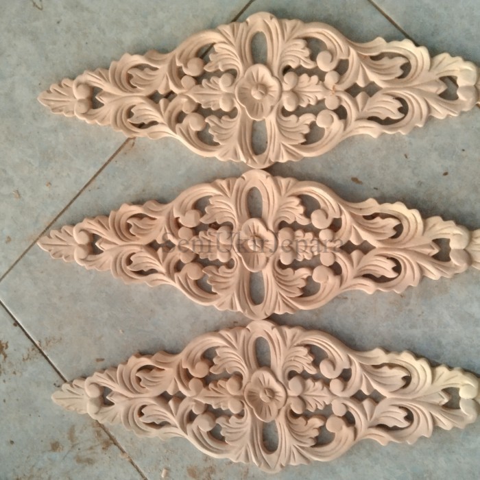 Jual Ornamen ukir ukiran tiang soko ukiran tempel pintu ukiran ...