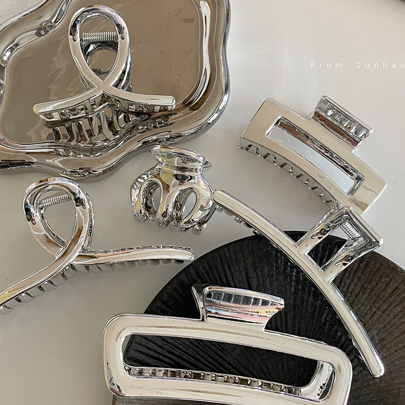 Jual DARRY KOREAN METAL HAIR CLAW / jepitan rambut besi / jepit rambut ...