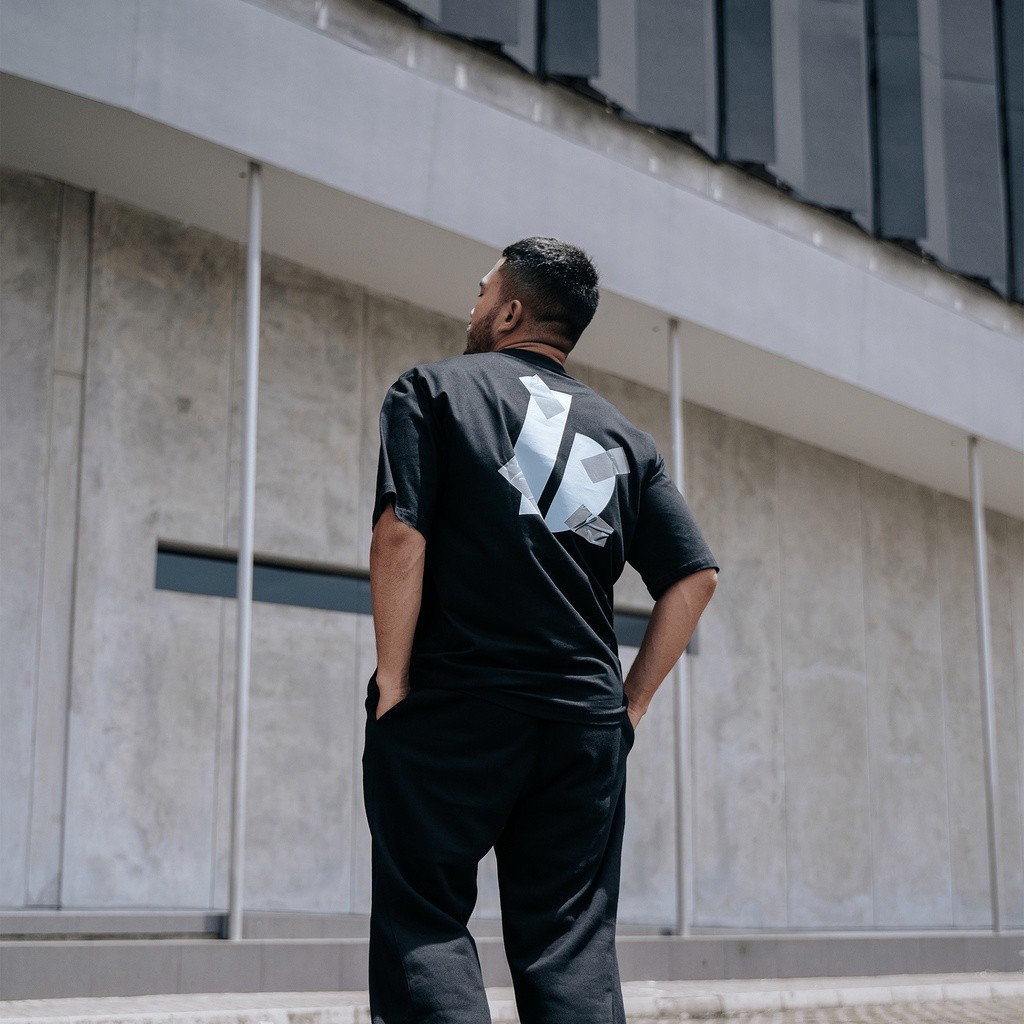 Jual BENIDSON Stick Logo Oversized Tshirt | Shopee Indonesia