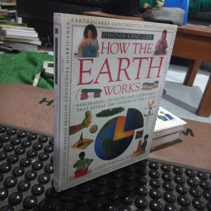 Jual Buku How The Eart Works eyewitness science guides | Shopee Indonesia