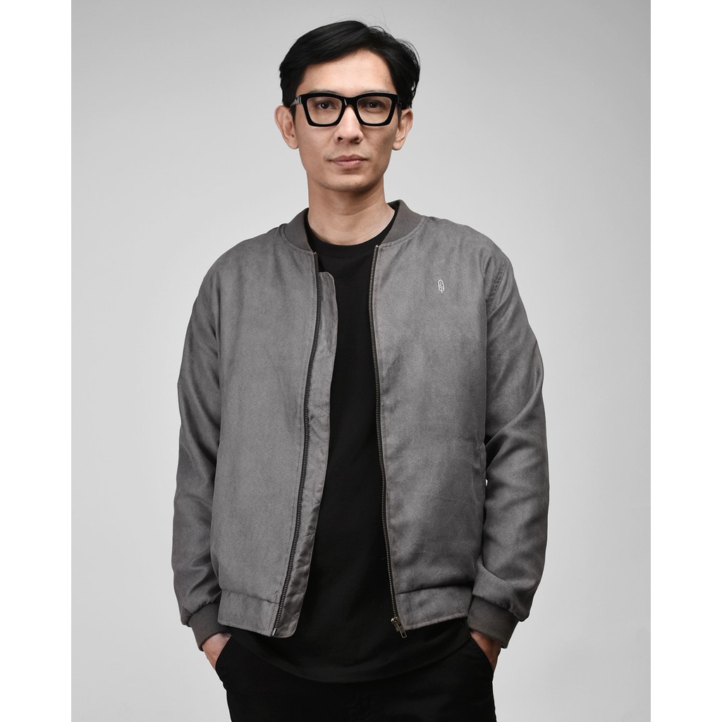 Jual JAKET VARSITY PRIA BOMBER SUEDE POLOS PRIA WANITA CASUAL ABU ABU ...