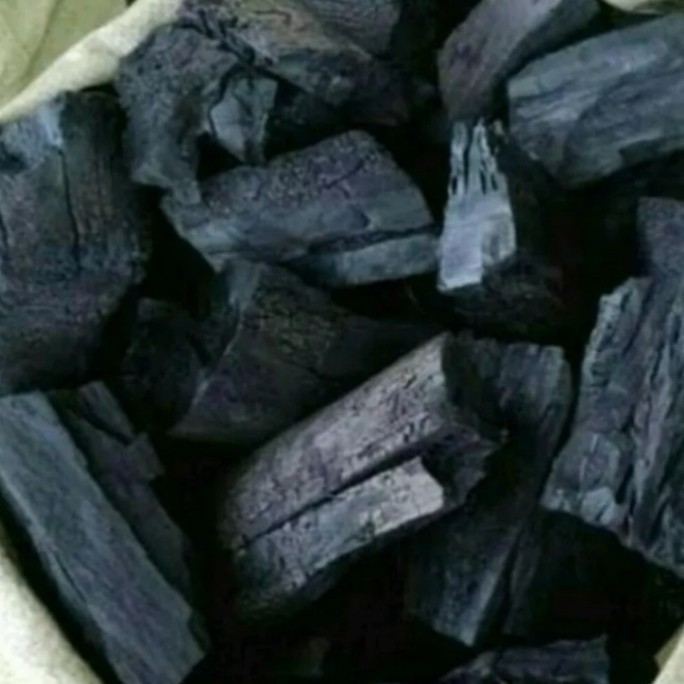 Jual Arang kayu media tanam anggrek arang bakar sate arang kayu 500gram Murah | Shopee Indonesia