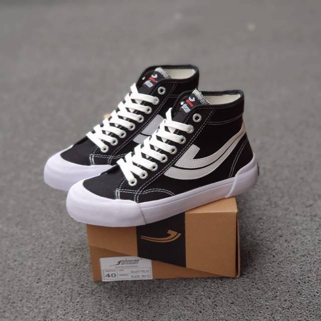 Jual SEPATU JOHNSON GALAXY PRO HIGH CUT BLACK WHITE | Shopee Indonesia