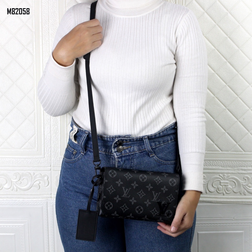 Jual STREAMER WEARABLE WALLET IMPORT M82058 (FREE BOX) | Shopee Indonesia