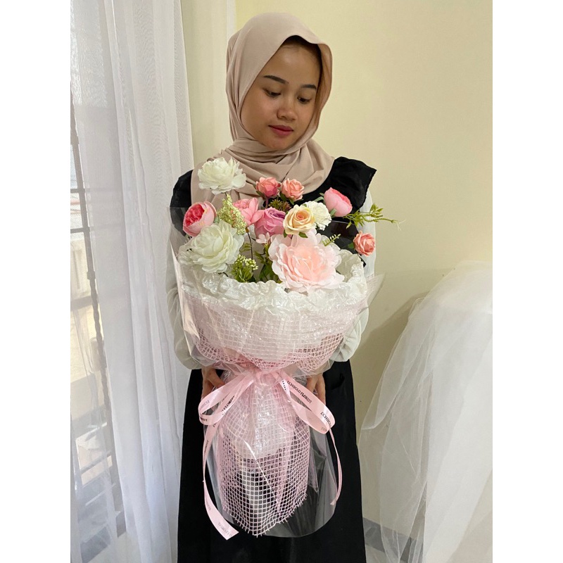 Jual Dandelion Secret - READY STOCK Quinn Round Artificial Bouquet ...