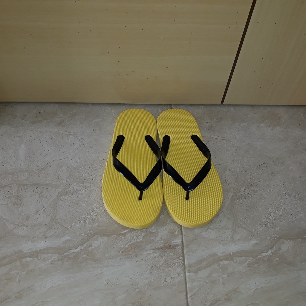 Jual SANDAL ESUTO SENDAL JEPIT PRIA WANITA WUDHU KARET WARNA BIRU MERAH ...
