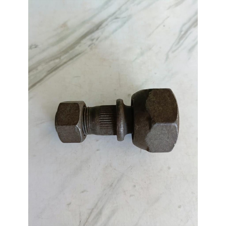 Jual Baut Roda Hub Bolt Truk Dutro Dyna HT Rino 14B Depan Kiri NSM ...